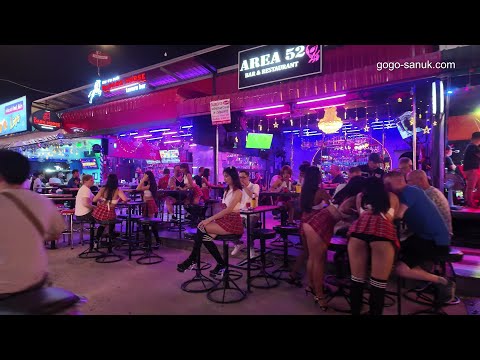 Pattaya Walking Tour: Night Stroll Through Tree Town - Tree Town Pattaya